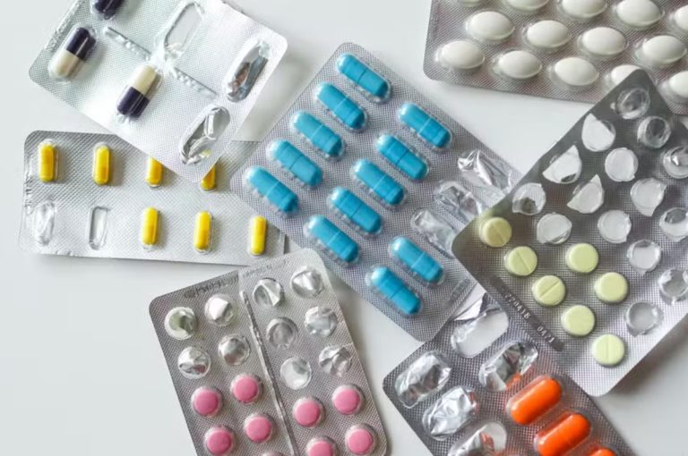 Quetiapina: O que é, para que serve e quais cuidados tomar? - Dose Certa